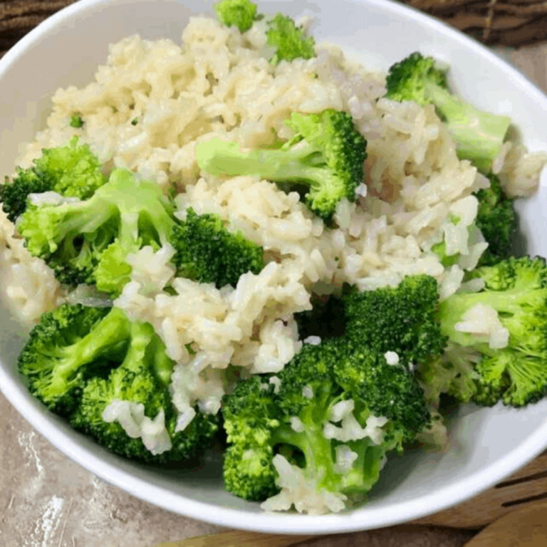 Instant Pot Cheesy Broccoli and Rice - Fork To Spoon