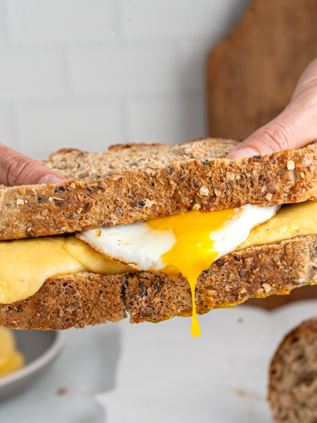 Air Fryer Eggwich Breadless Breakfast Sandwich - Fork To Spoon