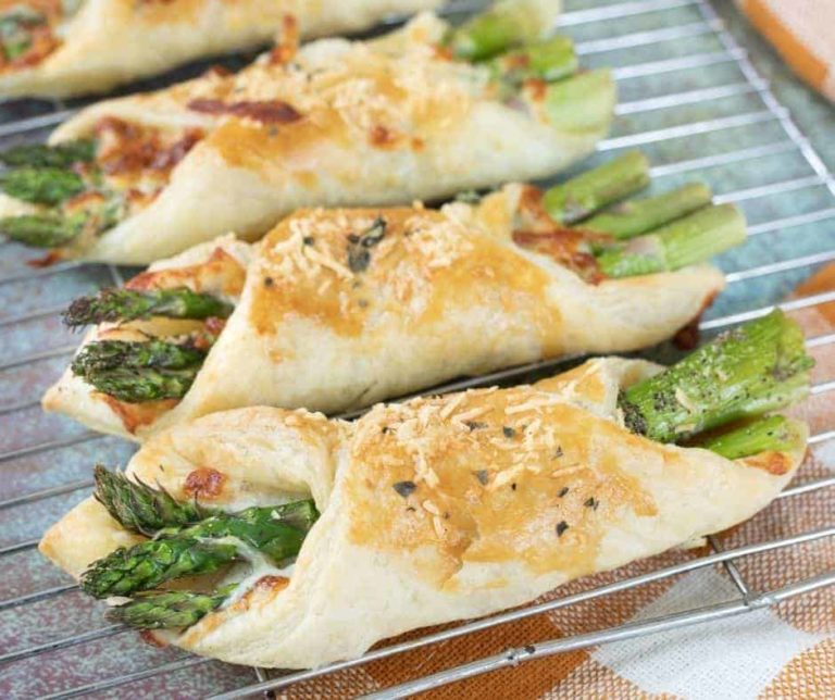 Air Fryer Asparagus Puff Pastry Bundles - Fork To Spoon