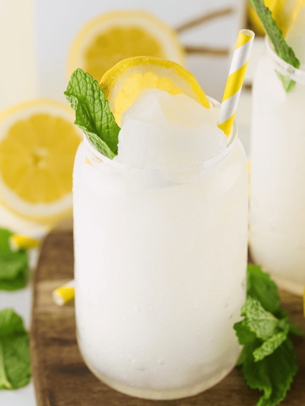 Red Robin Freckled Lemonade Recipe - Fork To Spoon