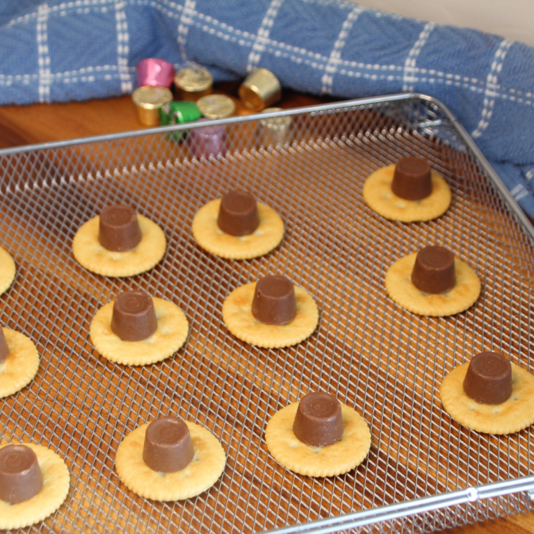 Air Fryer Rolo Stuffed Ritz Crackers - Fork To Spoon