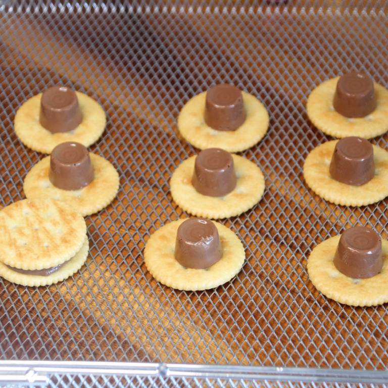 Air Fryer Rolo Stuffed Ritz Crackers - Fork To Spoon