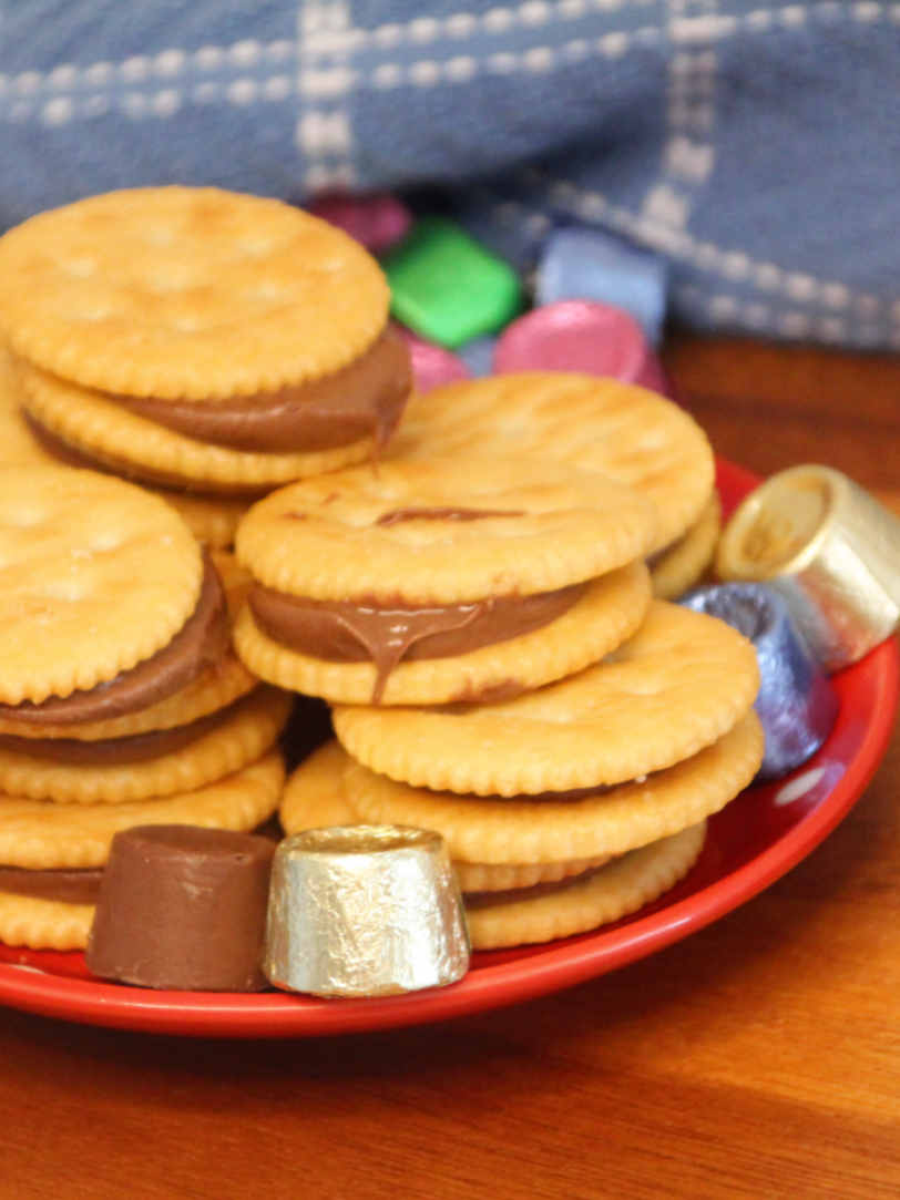 Air Fryer Ritz Cracker Sandwiches - Fork To Spoon