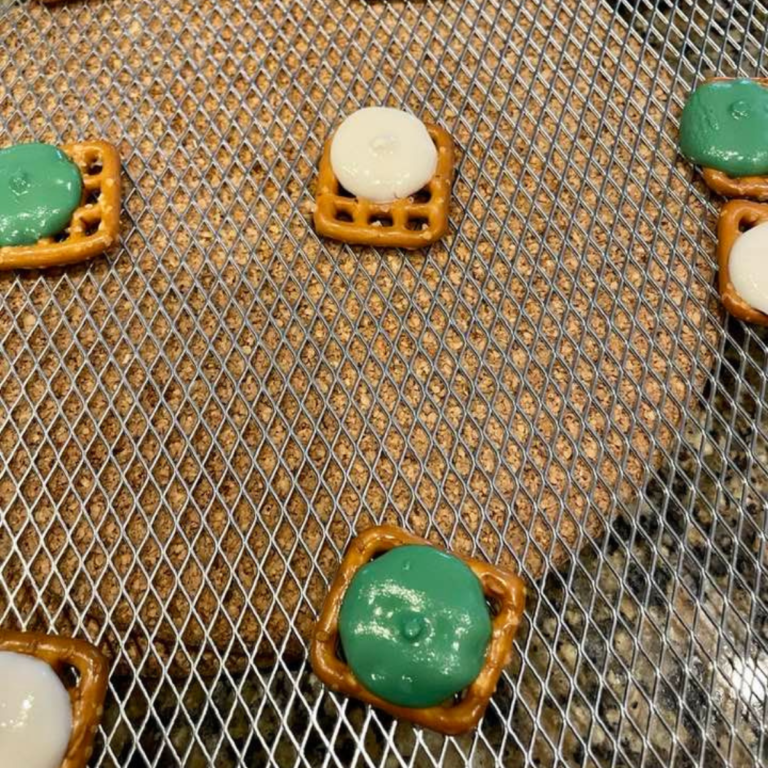 Easy Air Fryer St. Patrick’s Day Pretzel Bites - Fork To Spoon