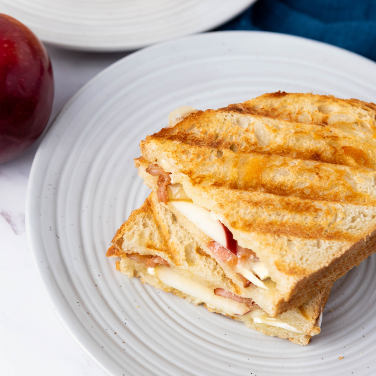 15-Minute Apple Brie Sandwich - Fork To Spoon