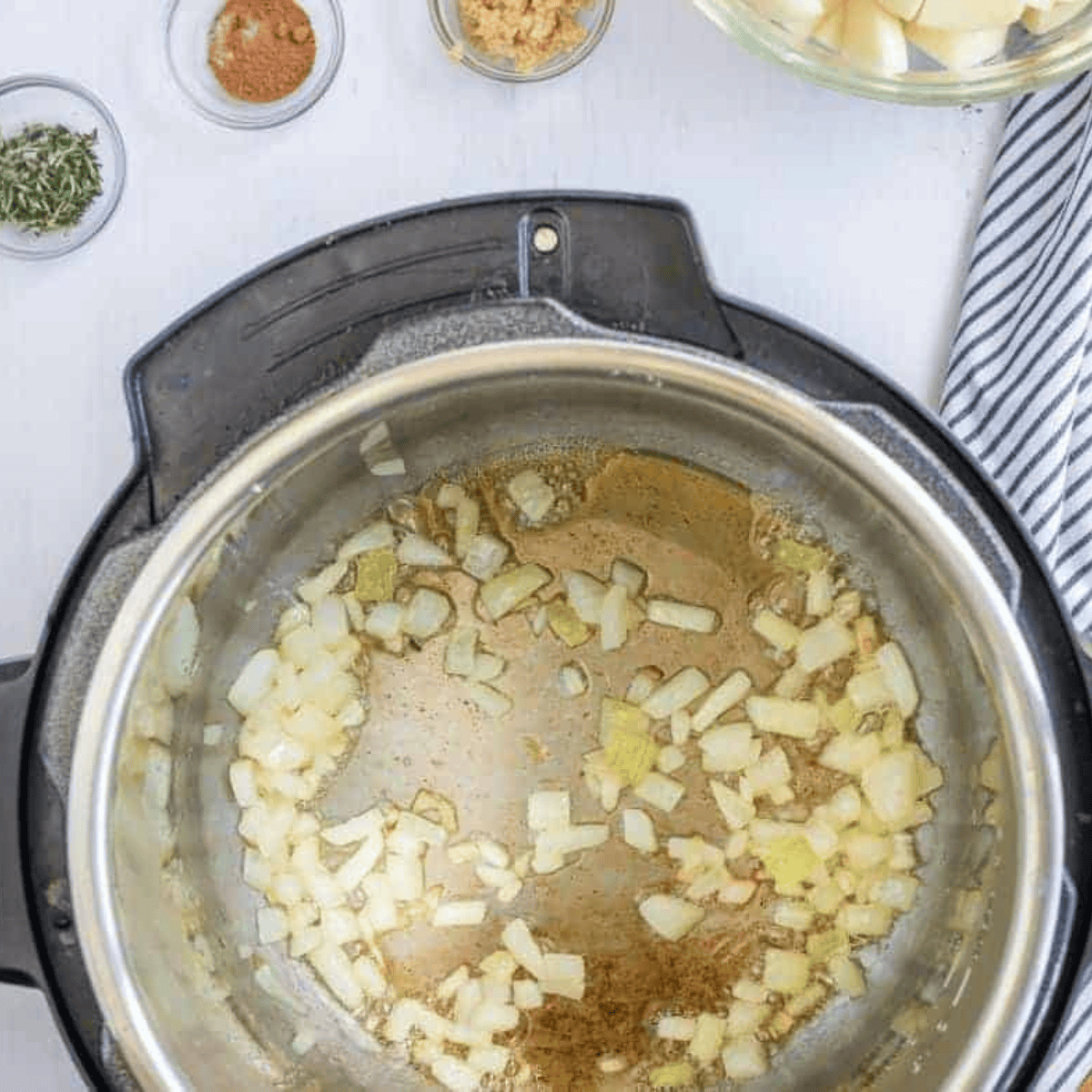 Instant Pot Panera Baked Potato Soup Recipe - Fork To Spoon