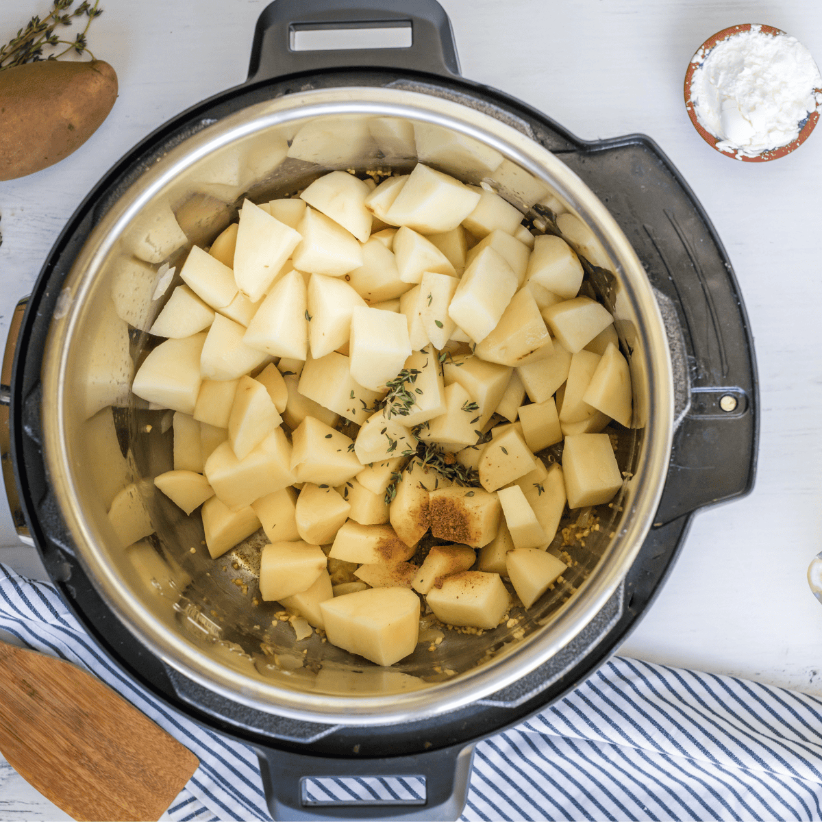 Instant Pot Panera Baked Potato Soup Recipe - Fork To Spoon