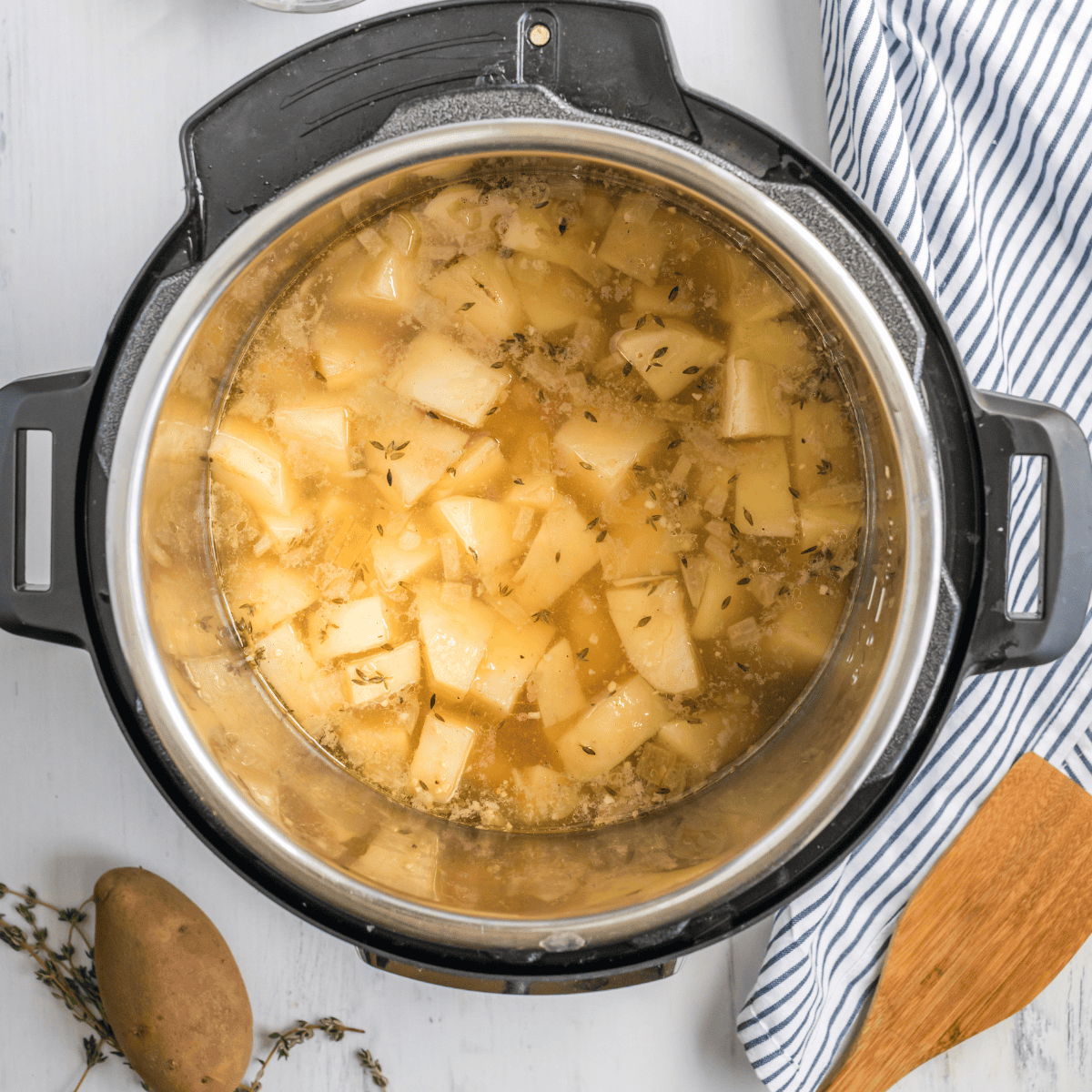 Instant Pot Panera Baked Potato Soup Recipe - Fork To Spoon