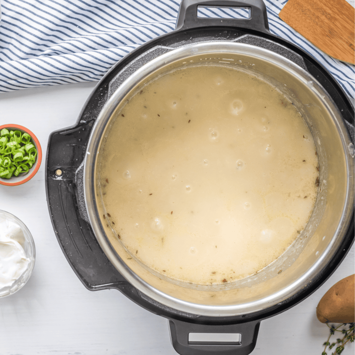 Instant Pot Panera Baked Potato Soup Recipe - Fork To Spoon