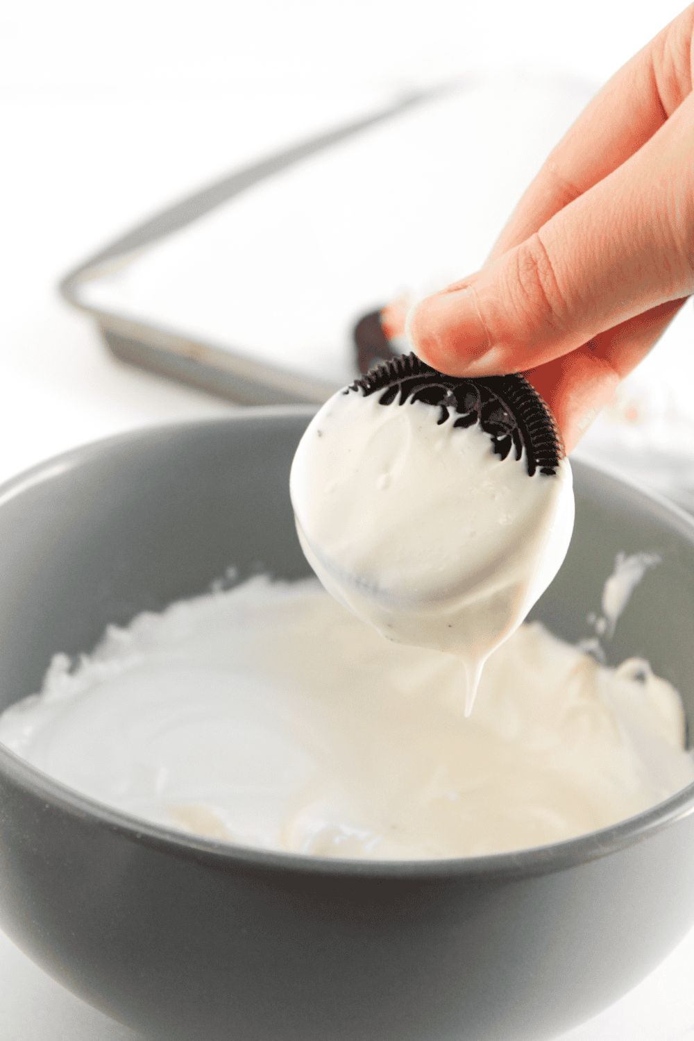 Easy Peppermint White Chocolate Covered Oreos - Fork To Spoon