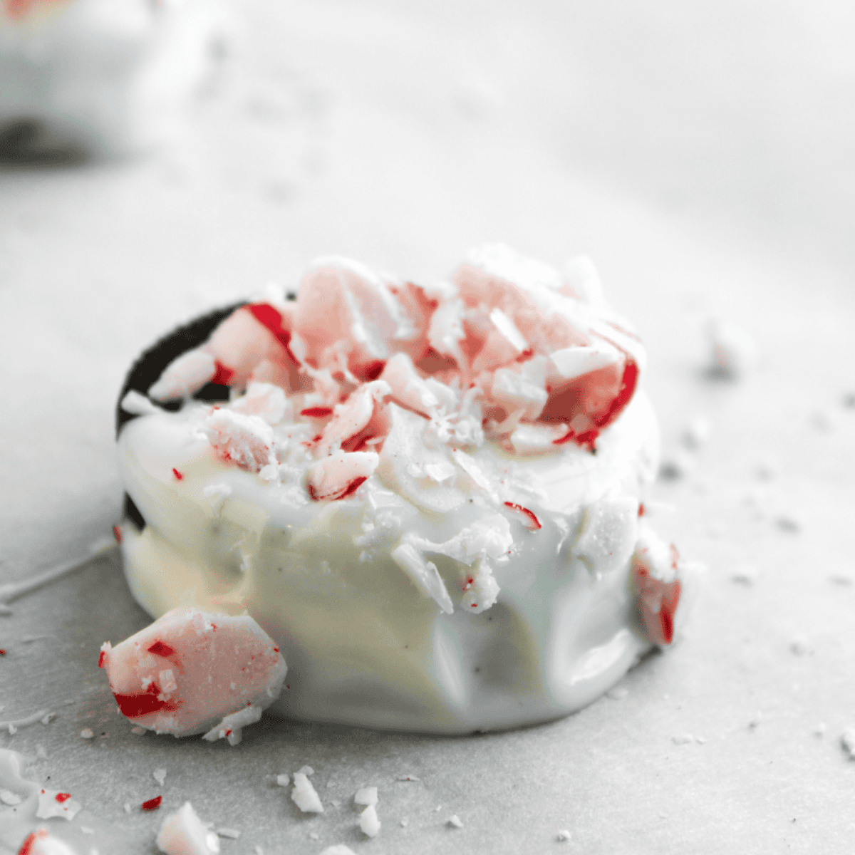 Easy Peppermint White Chocolate Covered Oreos - Fork To Spoon