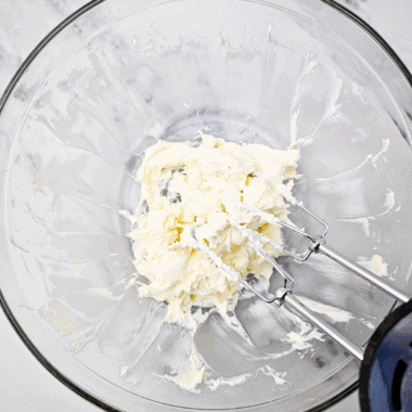 Easy Snickers Cheese Ball Recipe (No-Bake, 10 Min Prep) - Fork To Spoon