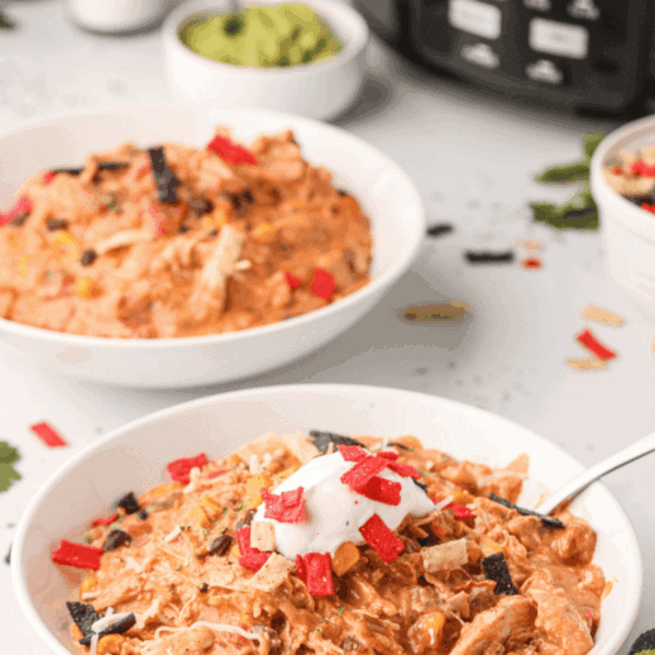 Ruby Tuesday White Chicken Chili Recipe - Fork To Spoon